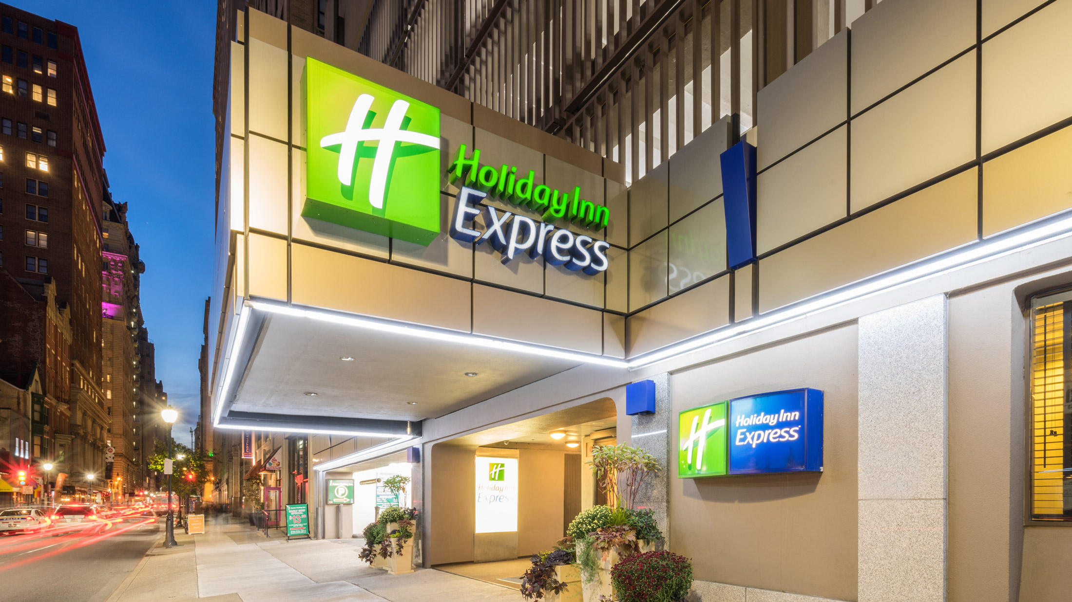 Holiday Inn Express Ad