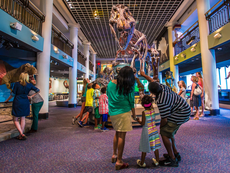 Logan Square Neighborhood Guide — Visit Philadelphia Media Center