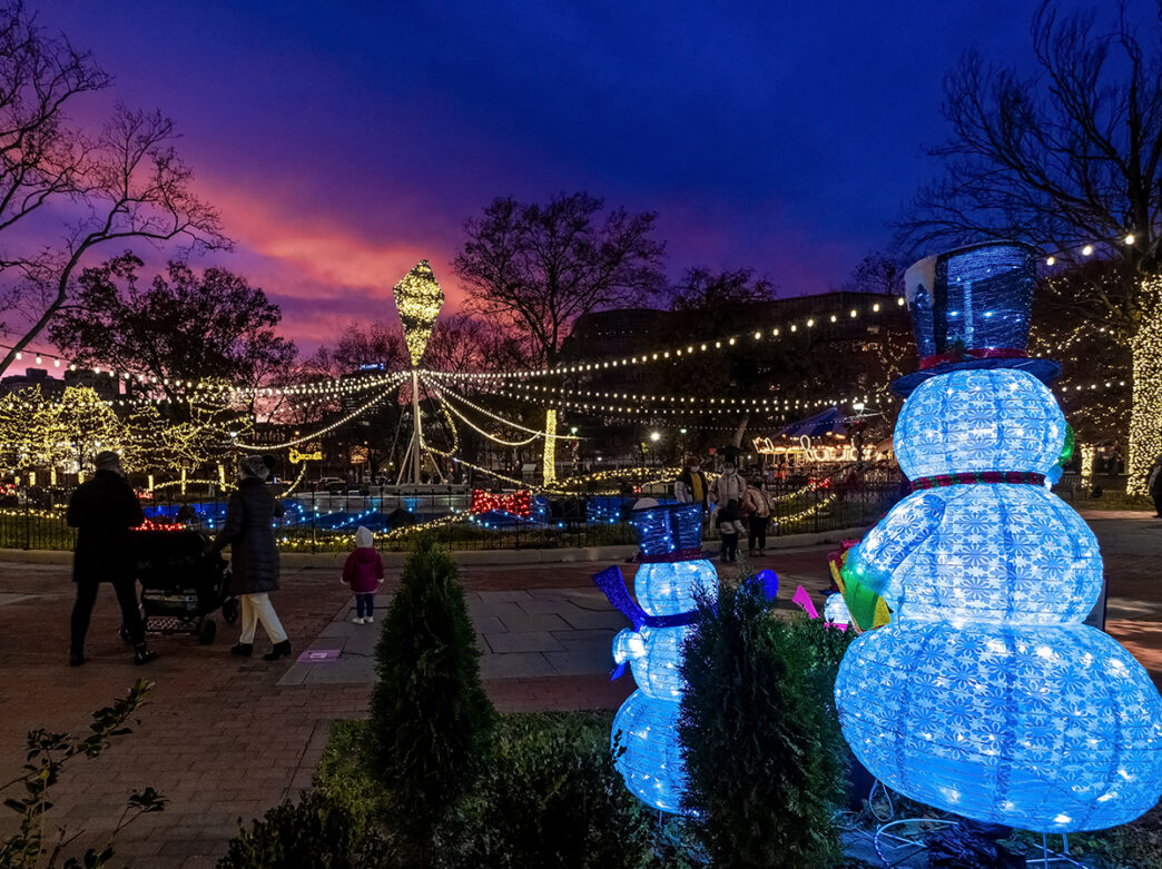 2024 Guide to Philly's Best Christmas Light Shows & Holiday Tours ...