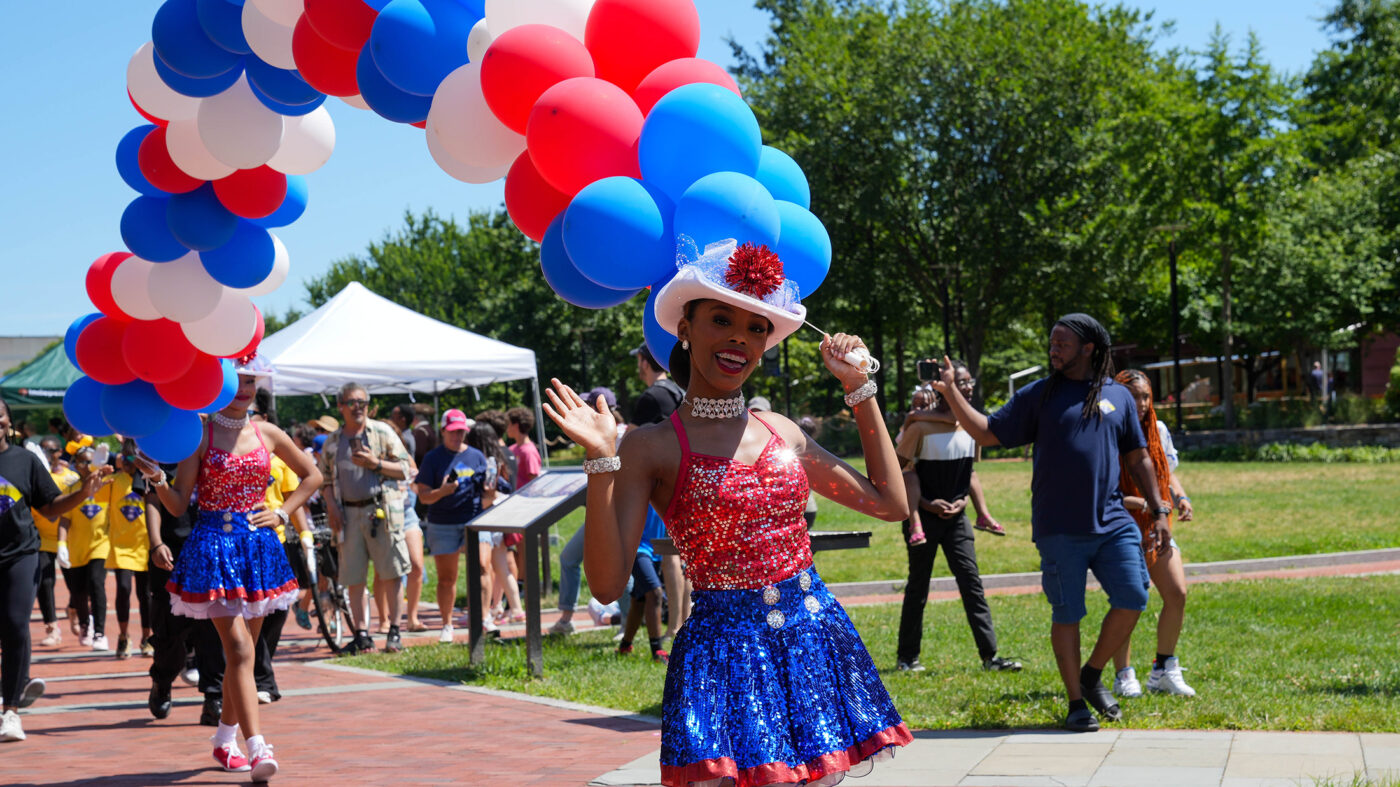 Tareas pendientes en rojo, blanco y azul: Desfile y fiesta del 2 de ...